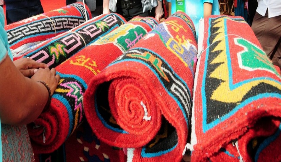 घरमै थन्किए ओलाङ्चुङगोलाका गलैँचा - कनकाई सञ्चार